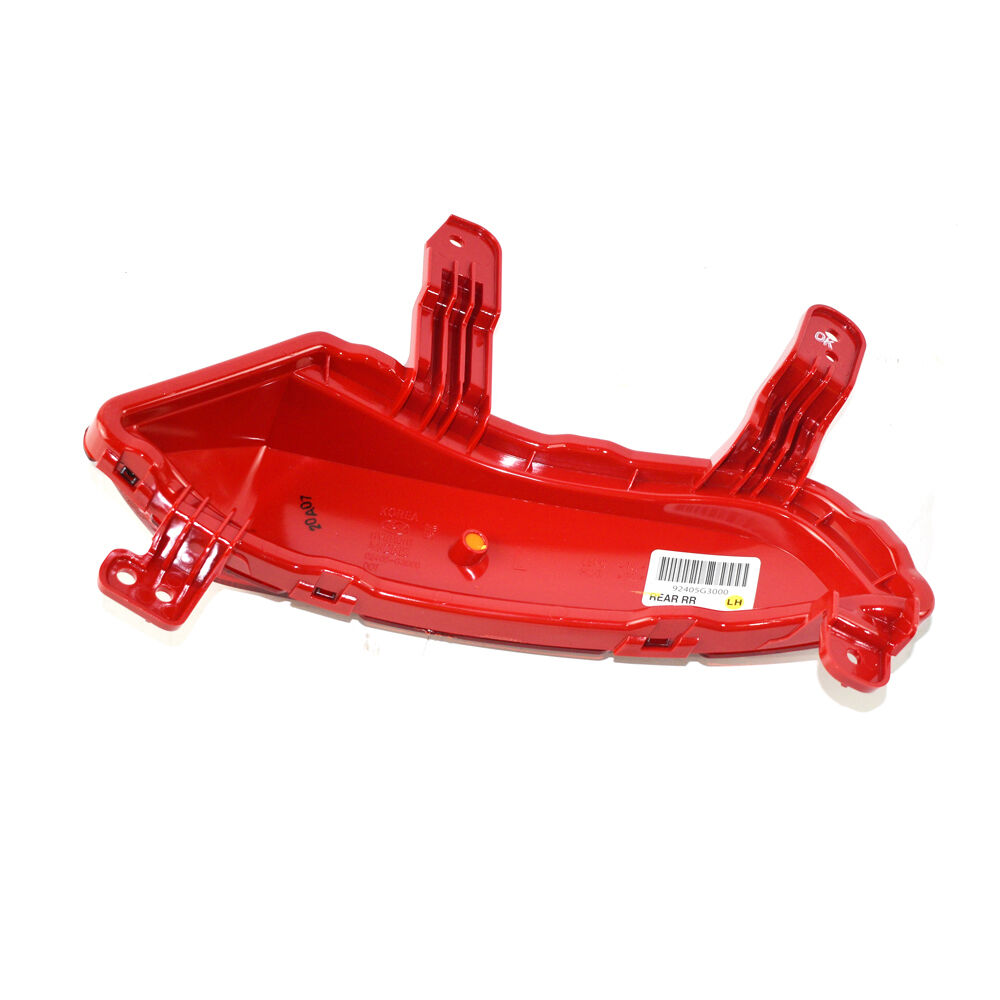 Genuine Hyundai Rear Bar Lower Reflector RH for i30 Hatch 2018-2020